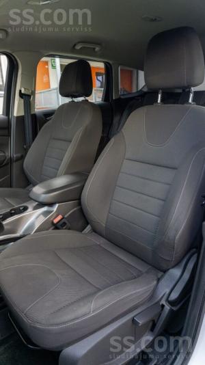 White Ford Kuga 2014 in Riga, with an engine capacity of 2.00 L and mileage of 254 thousand km for 8490 €, photo 24 on AUTOMOTO.COM.LV