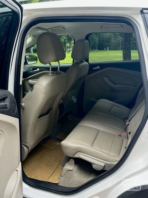 White Ford Kuga 2014 in Alytus, with an engine capacity of 2.00 L and mileage of 108 thousand km for 8300 €, photo 13 on AUTOMOTO.COM.LV