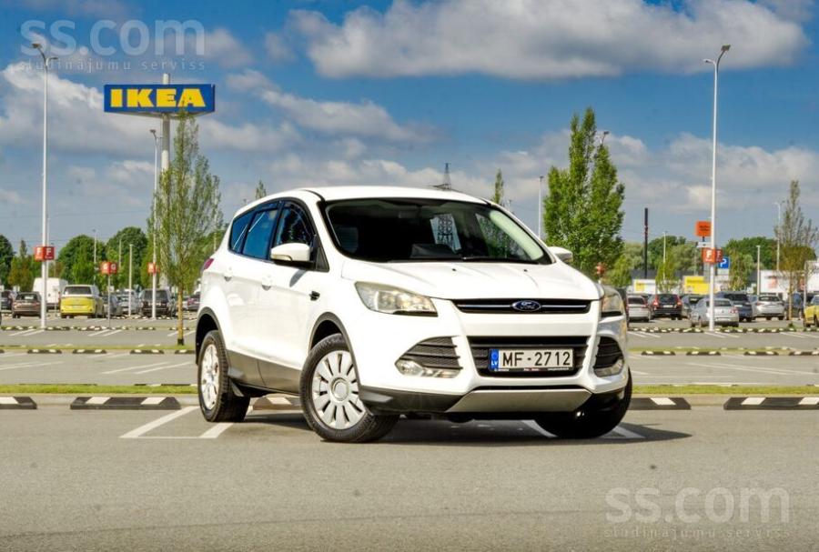 White Ford Kuga 2014 in Riga, with an engine capacity of 2.00 L and mileage of 254 thousand km for 7790 €, photo 3 on AUTOMOTO.COM.LV