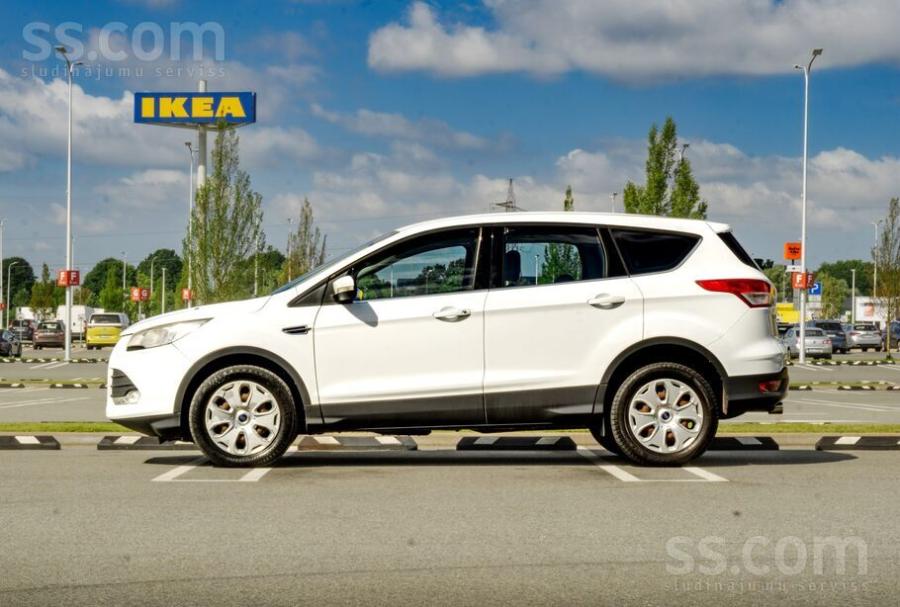 White Ford Kuga 2014 in Riga, with an engine capacity of 2.00 L and mileage of 254 thousand km for 7790 €, photo 5 on AUTOMOTO.COM.LV
