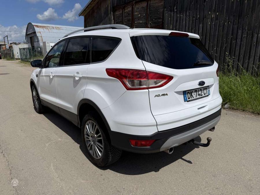 White Ford Kuga 2014 in Alytus, with an engine capacity of 2.00 L and mileage of 283 thousand km for 6500 €, photo 11 on AUTOMOTO.COM.LV
