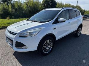 White Ford Kuga 2014 in Panevezys, with an engine capacity of 2.00 L and mileage of 199 thousand km for 6550 €, photo 4 on AUTOMOTO.COM.LV