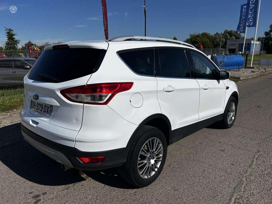 White Ford Kuga 2014 in Panevezys, with an engine capacity of 2.00 L and mileage of 199 thousand km for 6550 €, photo 8 on AUTOMOTO.COM.LV