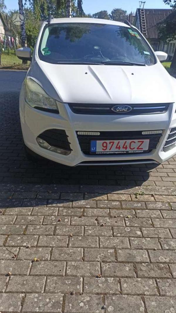 White Ford Kuga 2014 in Ukmerge, with an engine capacity of 1.60 L and mileage of 170 thousand km for 5500 €, photo 1 on AUTOMOTO.COM.LV