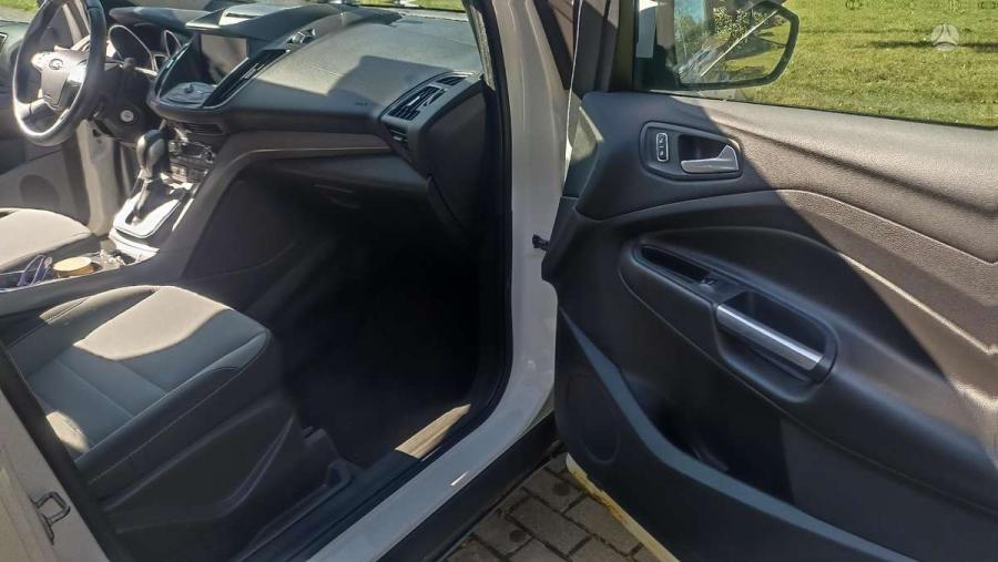 Balts Ford Kuga 2014 Ukmergė, ar dzinēja tilpumu 1.60 L un nobraukumu 170 tūkst. km par 5500 €, foto 8 vietnē AUTOMOTO.COM.LV