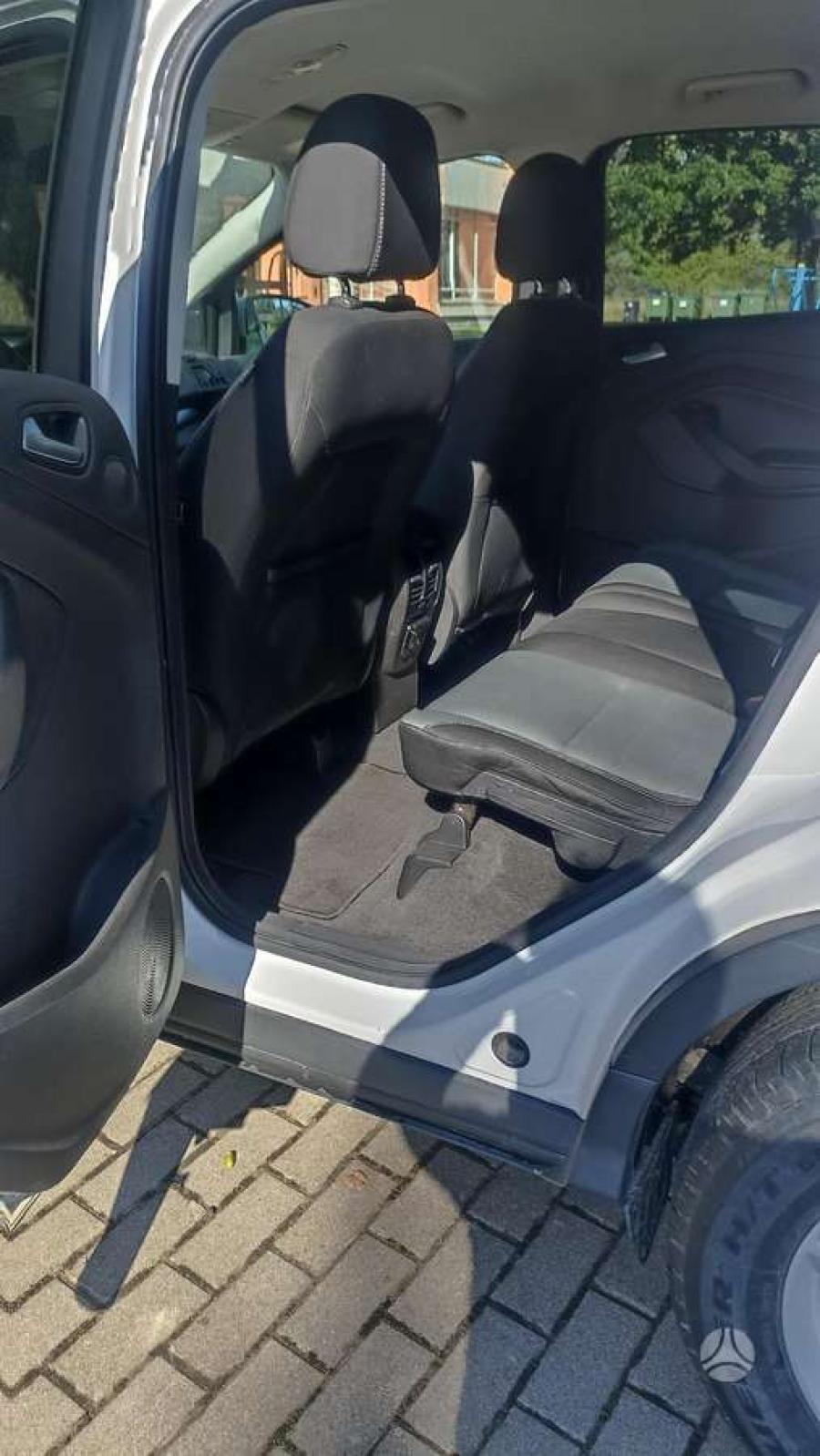 Balts Ford Kuga 2014 Ukmergė, ar dzinēja tilpumu 1.60 L un nobraukumu 170 tūkst. km par 5500 €, foto 17 vietnē AUTOMOTO.COM.LV