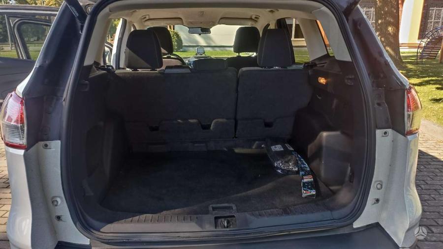 Balts Ford Kuga 2014 Ukmergė, ar dzinēja tilpumu 1.60 L un nobraukumu 170 tūkst. km par 5500 €, foto 18 vietnē AUTOMOTO.COM.LV