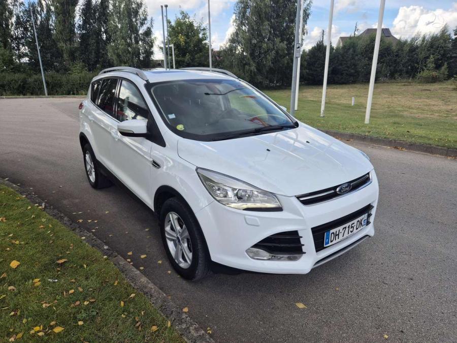 White Ford Kuga 2014 in Taurage, with an engine capacity of 2.00 L and mileage of 108 thousand km for 8200 €, photo 4 on AUTOMOTO.COM.LV