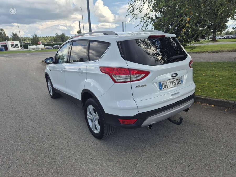 White Ford Kuga 2014 in Taurage, with an engine capacity of 2.00 L and mileage of 108 thousand km for 8200 €, photo 8 on AUTOMOTO.COM.LV