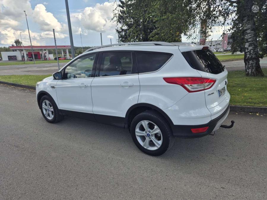 White Ford Kuga 2014 in Taurage, with an engine capacity of 2.00 L and mileage of 108 thousand km for 8200 €, photo 9 on AUTOMOTO.COM.LV