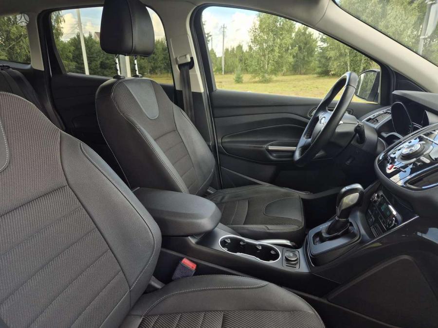 White Ford Kuga 2014 in Taurage, with an engine capacity of 2.00 L and mileage of 108 thousand km for 8200 €, photo 12 on AUTOMOTO.COM.LV