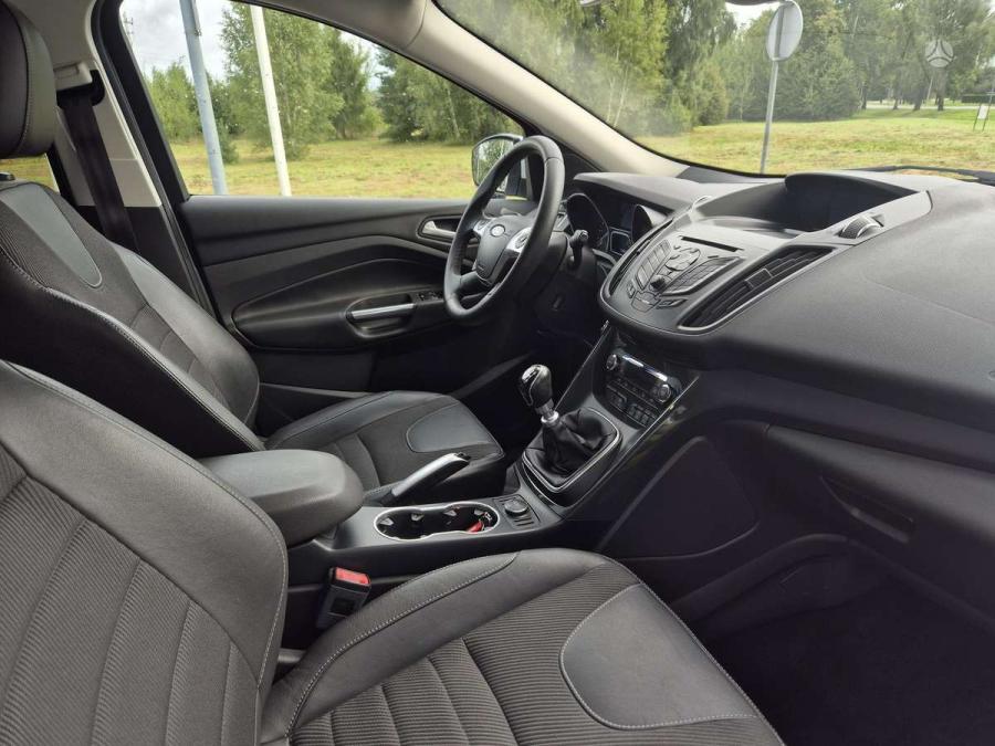White Ford Kuga 2014 in Taurage, with an engine capacity of 2.00 L and mileage of 266 thousand km for 6800 €, photo 12 on AUTOMOTO.COM.LV