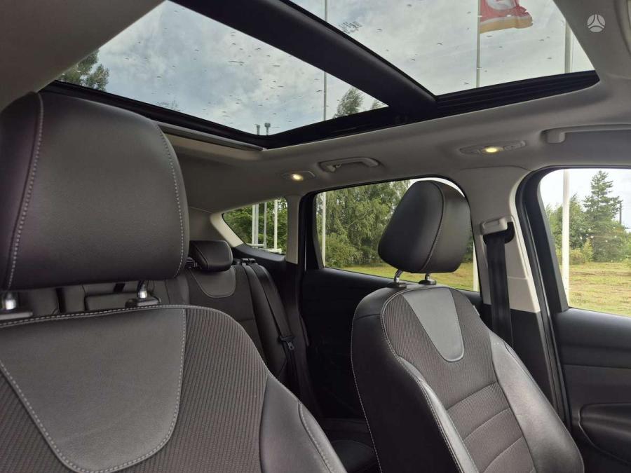 White Ford Kuga 2014 in Taurage, with an engine capacity of 2.00 L and mileage of 266 thousand km for 6800 €, photo 13 on AUTOMOTO.COM.LV