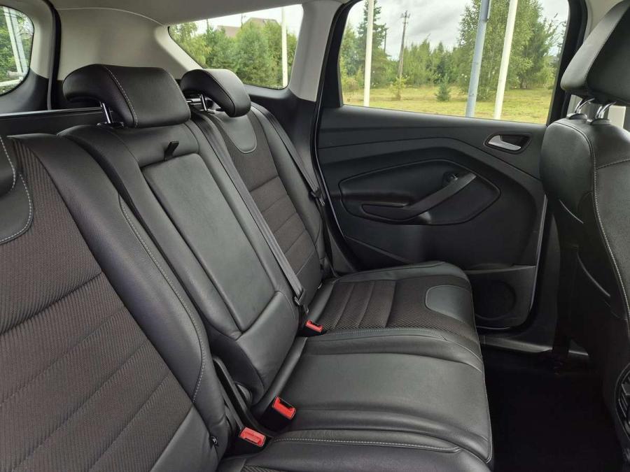 White Ford Kuga 2014 in Taurage, with an engine capacity of 2.00 L and mileage of 266 thousand km for 6800 €, photo 14 on AUTOMOTO.COM.LV