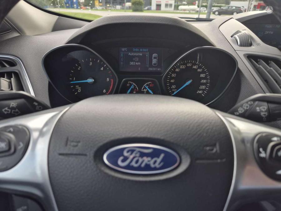 White Ford Kuga 2014 in Taurage, with an engine capacity of 2.00 L and mileage of 266 thousand km for 6800 €, photo 17 on AUTOMOTO.COM.LV