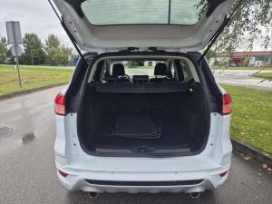 White Ford Kuga 2014 in Taurage, with an engine capacity of 2.00 L and mileage of 266 thousand km for 6800 €, photo 19 on AUTOMOTO.COM.LV