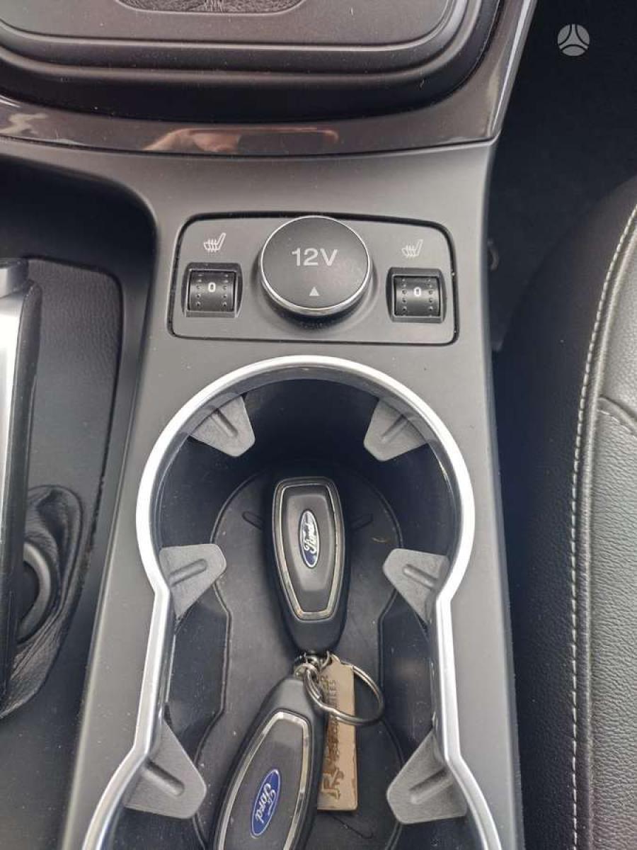 Balts Ford Kuga 2014 Marijampole, ar dzinēja tilpumu 2.00 L un nobraukumu 183 tūkst. km par 5900 €, foto 12 vietnē AUTOMOTO.COM.LV