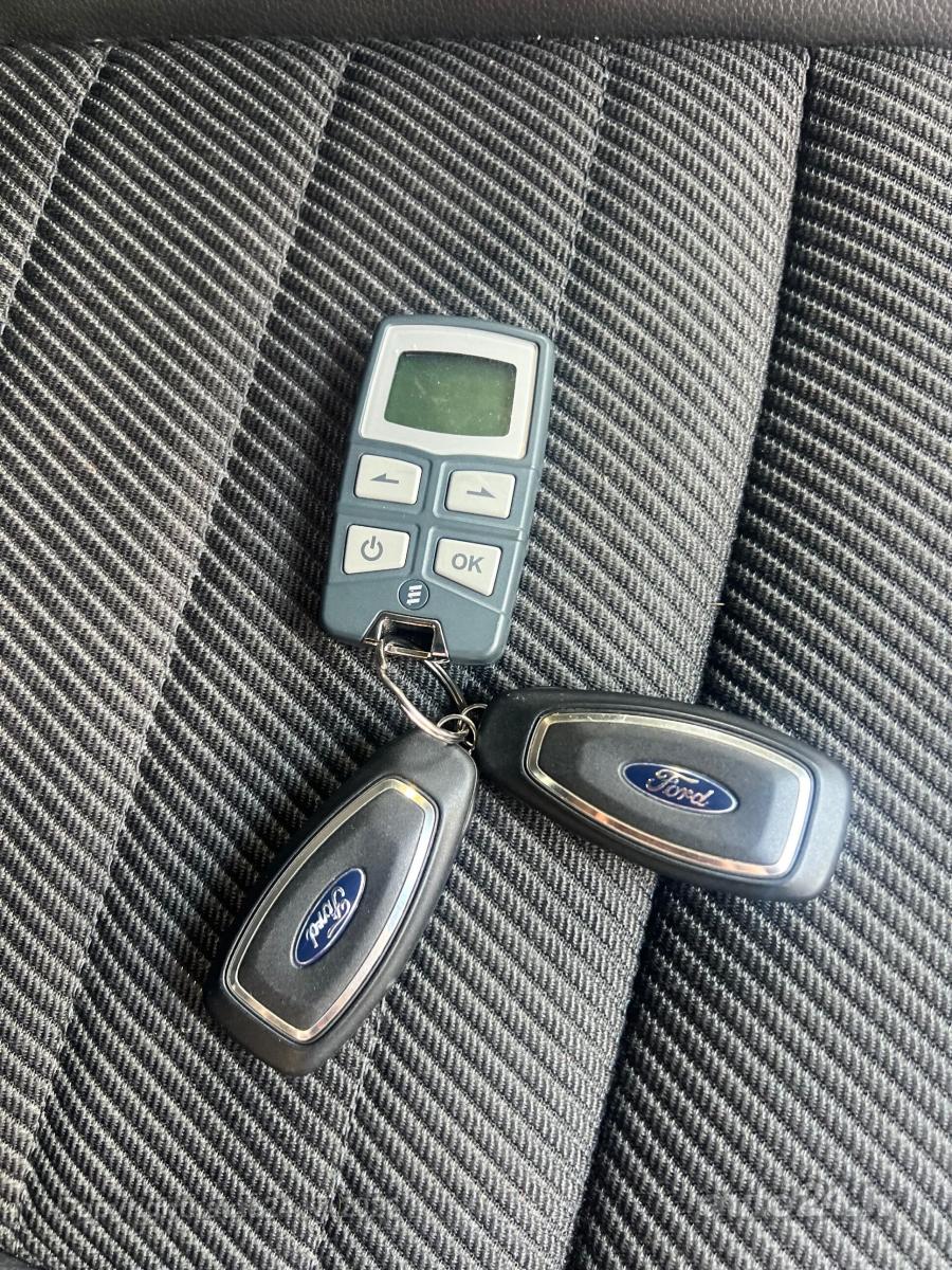Balts Ford Kuga 2014 Pērnava, ar dzinēja tilpumu 2.00 L un nobraukumu 104 tūkst. km par 11999 €, foto 7 vietnē AUTOMOTO.COM.LV