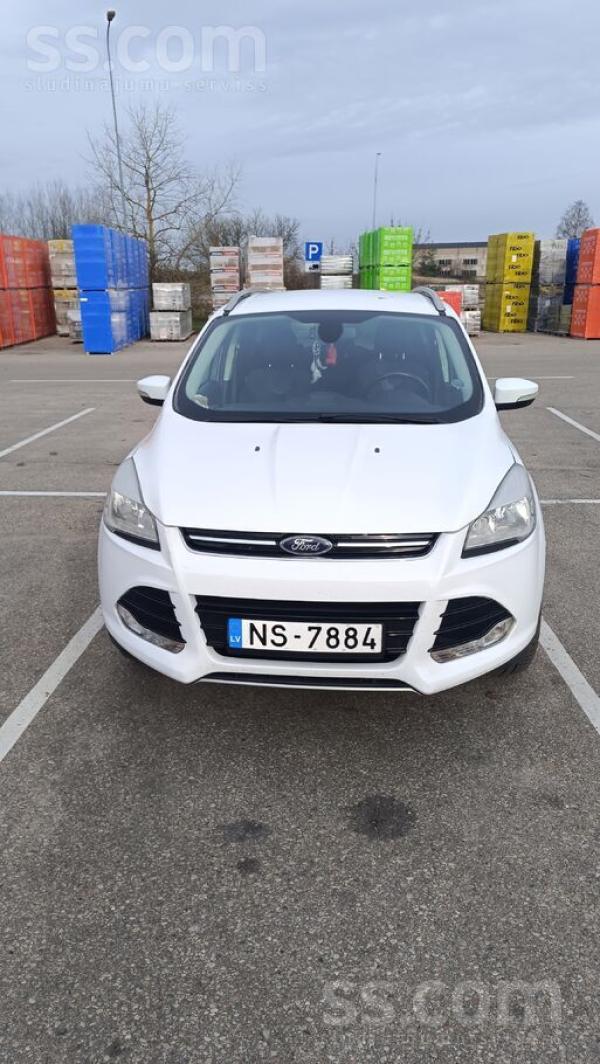 Ford Kuga 2014 Daugavpils vietnē Balts Ford Kuga 2014 Daugavpils, ar dzinēja tilpumu 2.00 L un nobraukumu 218 tūkst. km par 8000 €, foto 1 vietnē AUTOMOTO.COM.LV