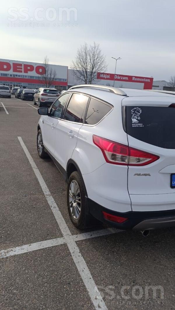 Ford Kuga 2014 Daugavpils vietnē Balts Ford Kuga 2014 Daugavpils, ar dzinēja tilpumu 2.00 L un nobraukumu 218 tūkst. km par 8000 €, foto 6 vietnē AUTOMOTO.COM.LV