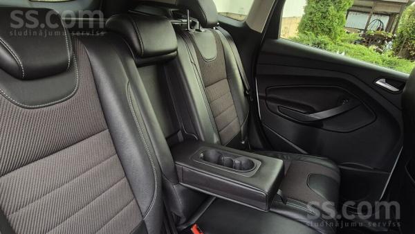 Ford Kuga 2014 Daugavpils vietnē Balts Ford Kuga 2014 Daugavpils, ar dzinēja tilpumu 2.00 L un nobraukumu 218 tūkst. km par 8000 €, foto 11 vietnē AUTOMOTO.COM.LV