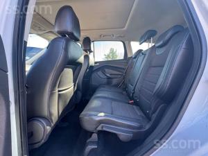 White Ford Kuga 2014 in Riga, with an engine capacity of 2.00 L and mileage of 206 thousand km for 7990 €, photo 10 on AUTOMOTO.COM.LV