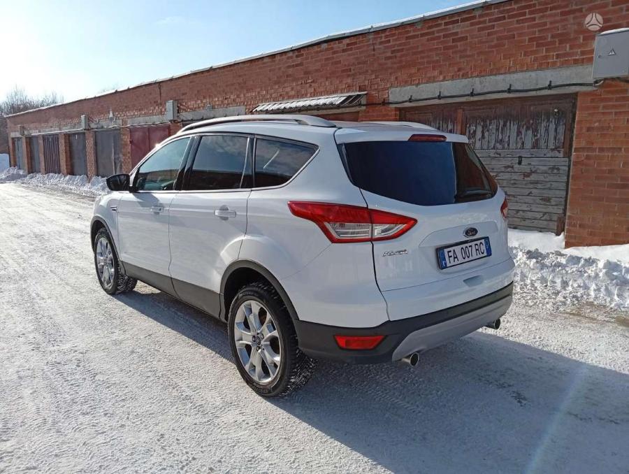 Balts Ford Kuga 2015 Šauļi, ar dzinēja tilpumu 2.00 L un nobraukumu 240 tūkst. km par 7750 €, foto 3 vietnē AUTOMOTO.COM.LV