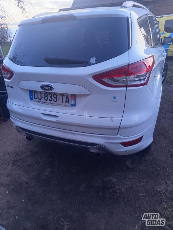 White Ford Kuga 2015 in Kaunas, with an engine capacity of 2.00 L and mileage of 239 thousand km for 5600 €, photo 5 on AUTOMOTO.COM.LV