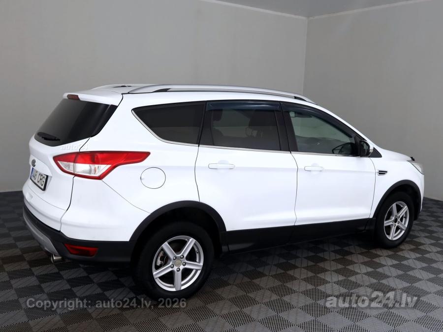 White Ford Kuga 2015 in Tallinn, with an engine capacity of 2.00 L and mileage of 349 thousand km for 3999 €, photo 4 on AUTOMOTO.COM.LV