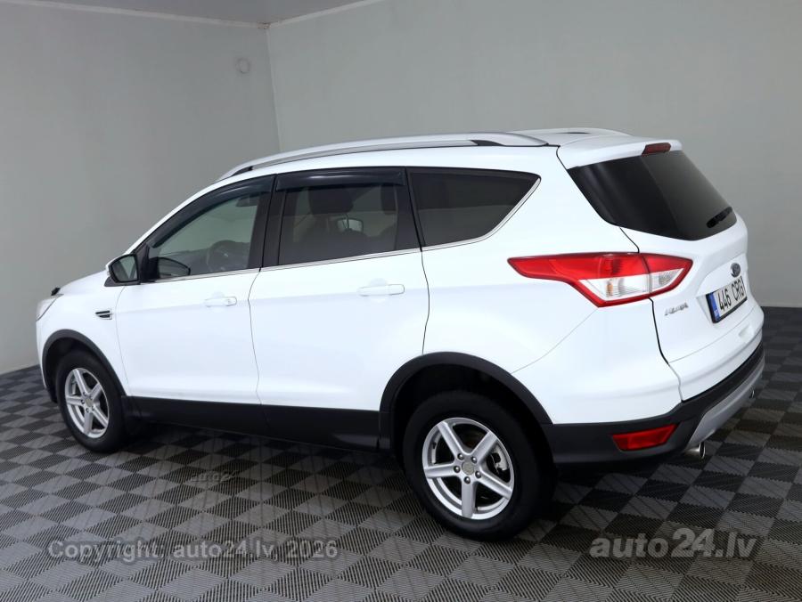 White Ford Kuga 2015 in Tallinn, with an engine capacity of 2.00 L and mileage of 349 thousand km for 3999 €, photo 5 on AUTOMOTO.COM.LV