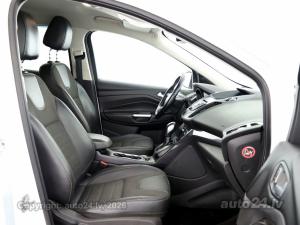 White Ford Kuga 2015 in Tallinn, with an engine capacity of 2.00 L and mileage of 349 thousand km for 3999 €, photo 7 on AUTOMOTO.COM.LV