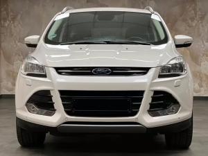 White Ford Kuga 2015 in Riga, with an engine capacity of 2.00 L and mileage of 187 thousand km for 10000 €, photo 4 on AUTOMOTO.COM.LV