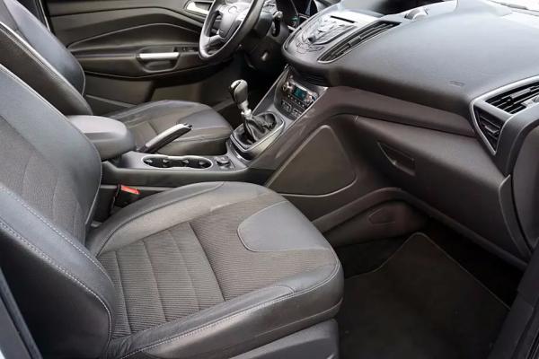 Balts Ford Kuga 2015 Rīga, ar dzinēja tilpumu 2.00 L un nobraukumu 187 tūkst. km par 10000 €, foto 8 vietnē AUTOMOTO.COM.LV