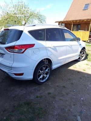 White Ford Kuga 2015 in Kaunas, with an engine capacity of 2.00 L and mileage of 239 thousand km for 5600 €, photo 5 on AUTOMOTO.COM.LV