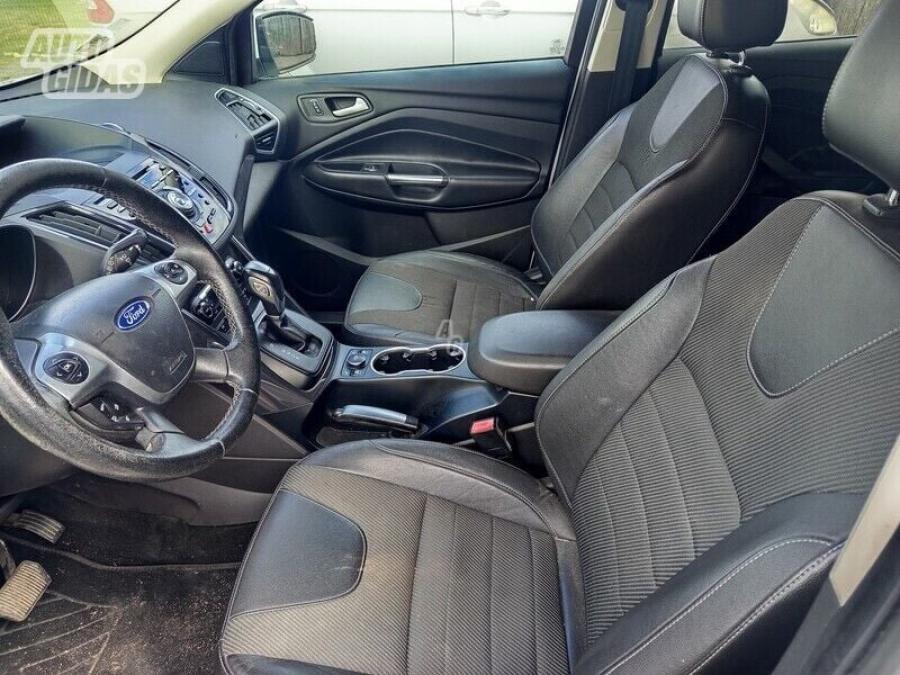 White Ford Kuga 2015 in Kaunas, with an engine capacity of 2.00 L and mileage of 239 thousand km for 5600 €, photo 9 on AUTOMOTO.COM.LV