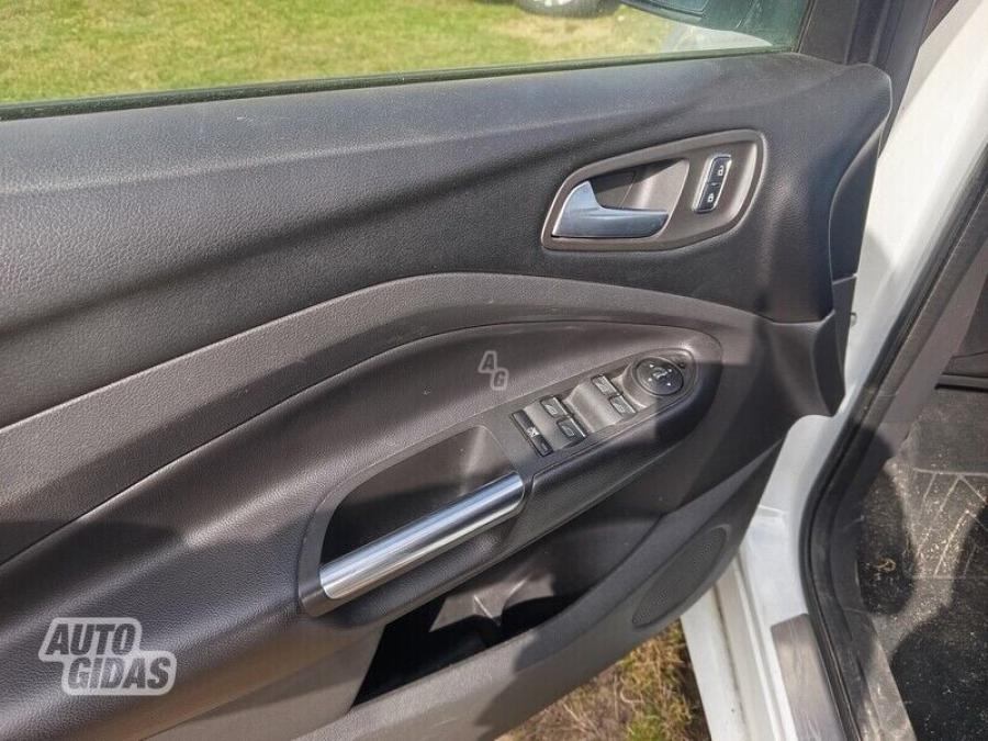 White Ford Kuga 2015 in Kaunas, with an engine capacity of 2.00 L and mileage of 239 thousand km for 5600 €, photo 16 on AUTOMOTO.COM.LV
