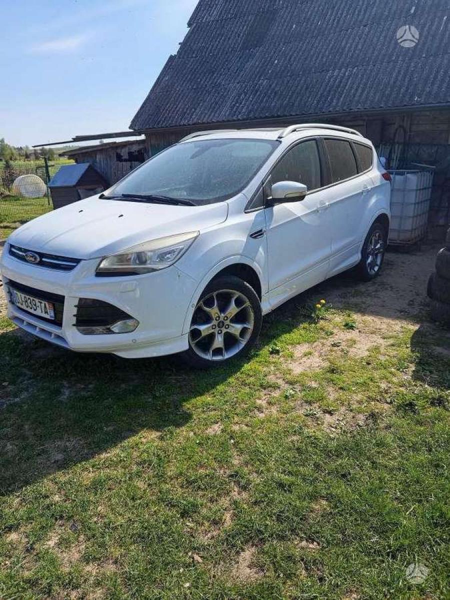 White Ford Kuga 2015 in Kaunas, with an engine capacity of 2.00 L and mileage of 235 thousand km for 5500 €, photo 1 on AUTOMOTO.COM.LV