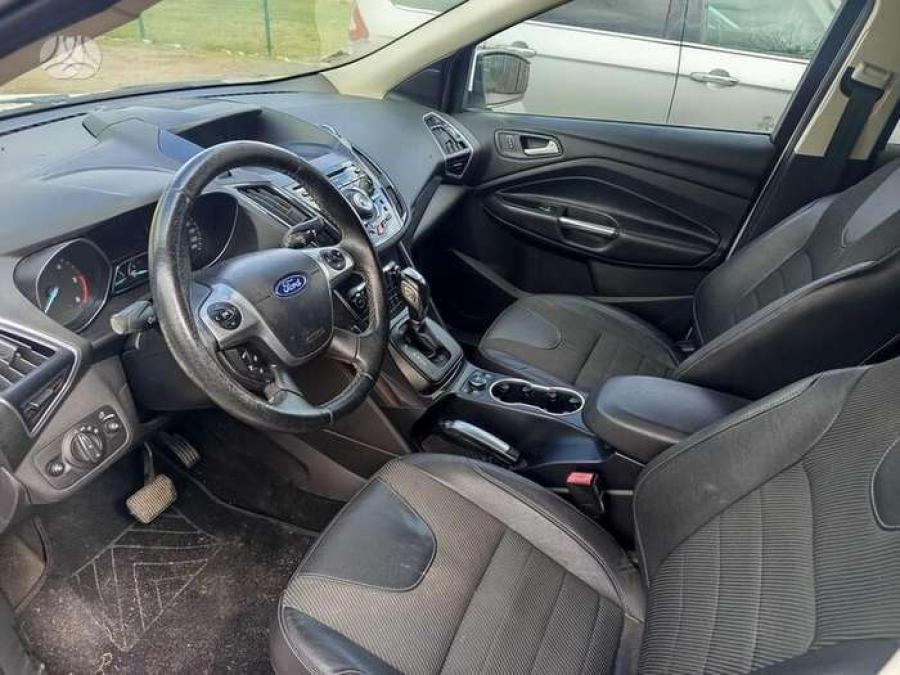 White Ford Kuga 2015 in Kaunas, with an engine capacity of 2.00 L and mileage of 235 thousand km for 5500 €, photo 11 on AUTOMOTO.COM.LV