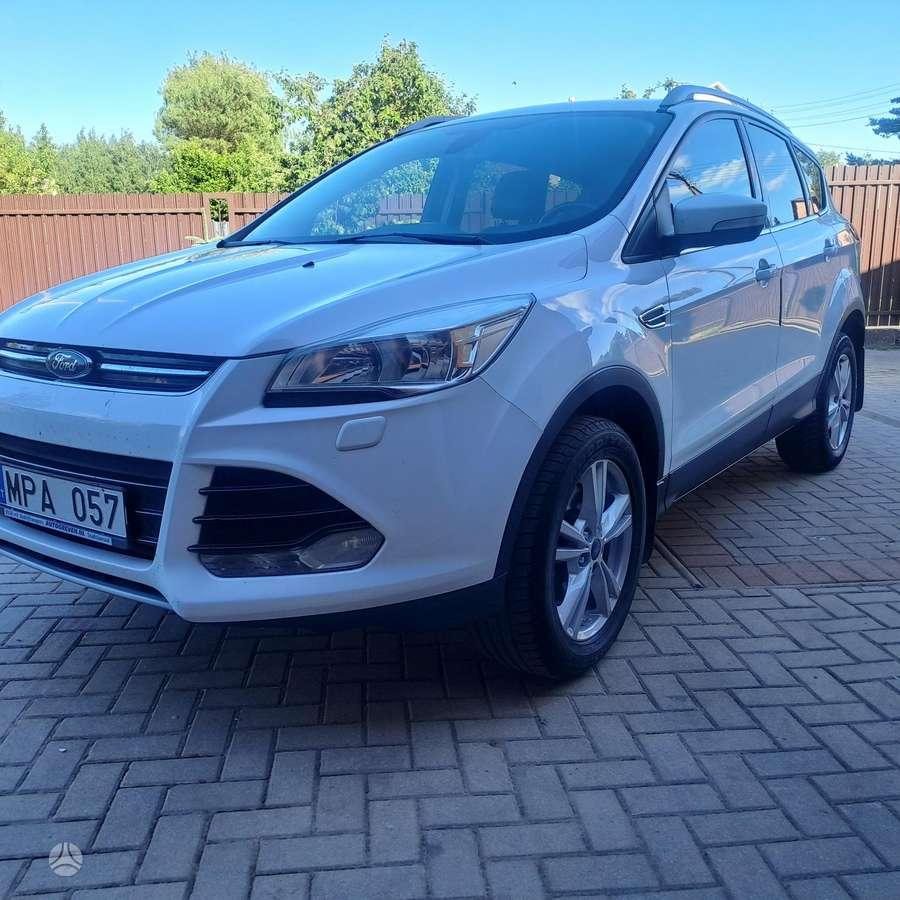 White Ford Kuga 2015 in Radviliskis, with an engine capacity of 2.00 L and mileage of 315 thousand km for 9400 €, photo 1 on AUTOMOTO.COM.LV