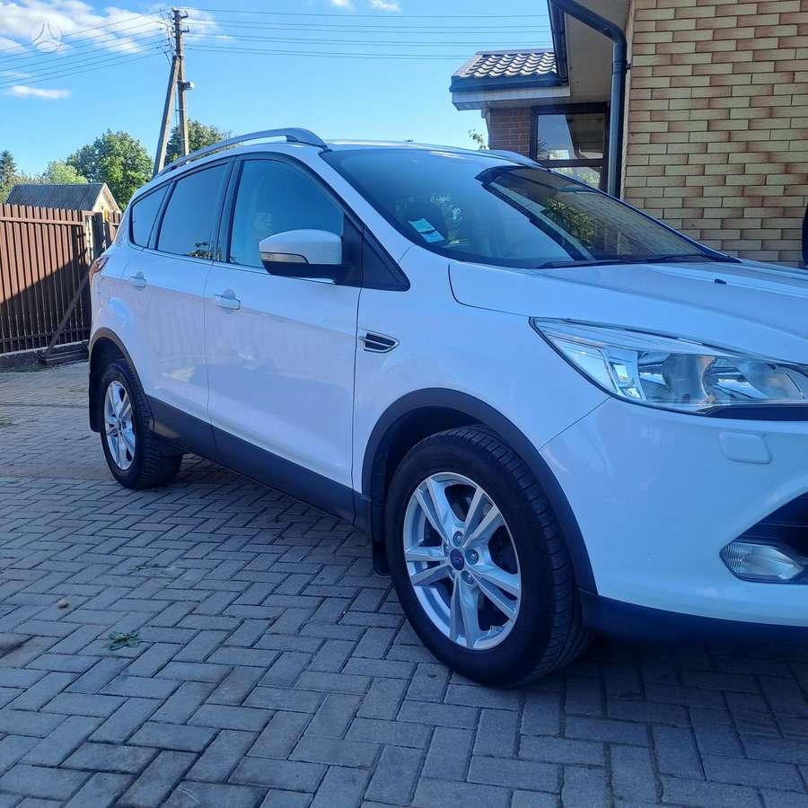 White Ford Kuga 2015 in Radviliskis, with an engine capacity of 2.00 L and mileage of 315 thousand km for 9400 €, photo 3 on AUTOMOTO.COM.LV