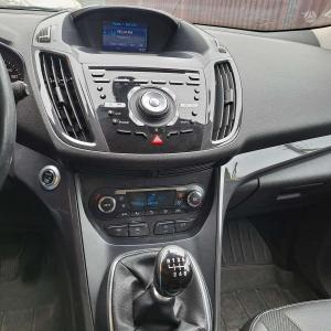 White Ford Kuga 2015 in Radviliskis, with an engine capacity of 2.00 L and mileage of 315 thousand km for 9400 €, photo 6 on AUTOMOTO.COM.LV