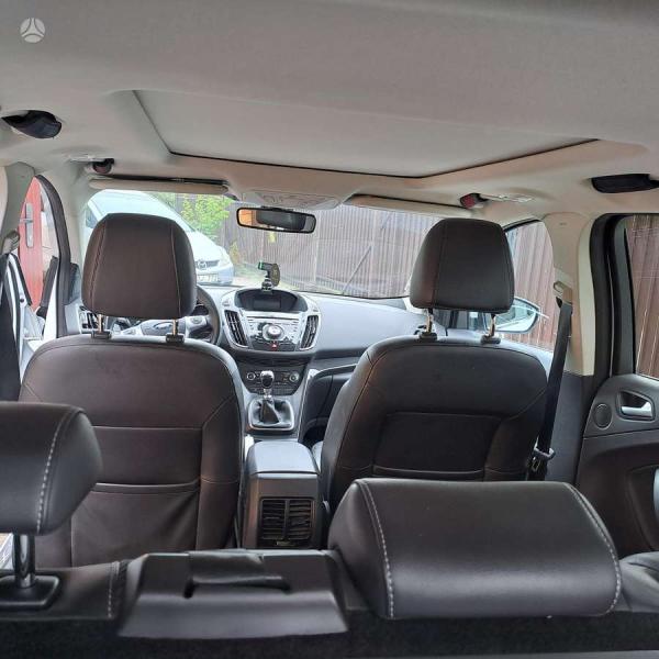 White Ford Kuga 2015 in Radviliskis, with an engine capacity of 2.00 L and mileage of 315 thousand km for 9400 €, photo 6 on AUTOMOTO.COM.LV
