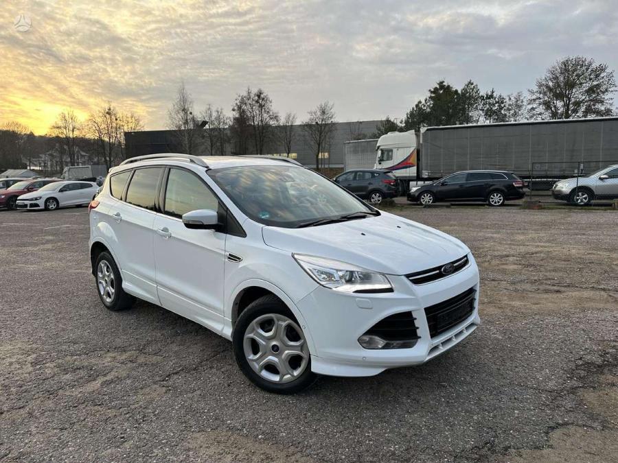 White Ford Kuga 2016 in Alytus, with an engine capacity of 2.00 L and mileage of 210 thousand km for 9000 €, photo 1 on AUTOMOTO.COM.LV