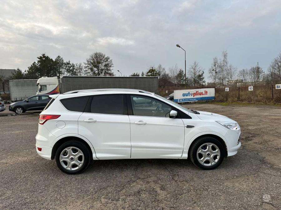 White Ford Kuga 2016 in Alytus, with an engine capacity of 2.00 L and mileage of 210 thousand km for 9000 €, photo 6 on AUTOMOTO.COM.LV