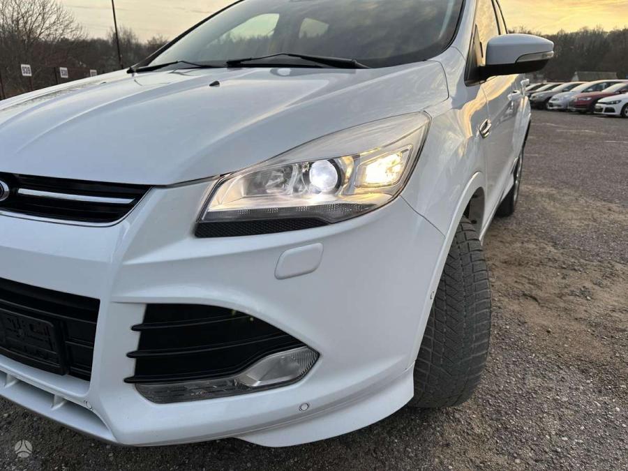 White Ford Kuga 2016 in Alytus, with an engine capacity of 2.00 L and mileage of 210 thousand km for 9000 €, photo 9 on AUTOMOTO.COM.LV