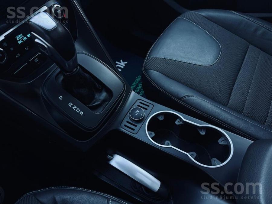 Balts Ford Kuga 2016 Cēsis, ar dzinēja tilpumu 2.00 L un nobraukumu 0 tūkst. km par 9500 €, foto 23 vietnē AUTOMOTO.COM.LV