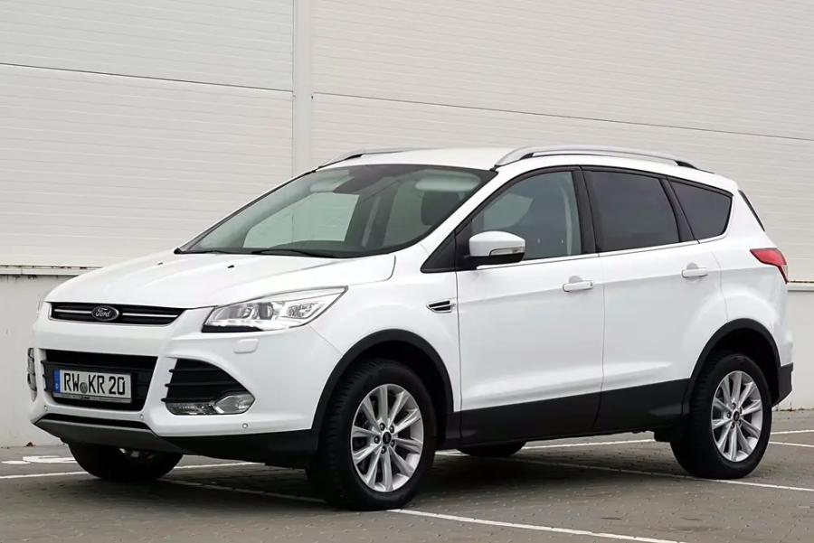 White Ford Kuga 2016 in Riga, with an engine capacity of 2.00 L and mileage of 158 thousand km for 7600 €, photo 6 on AUTOMOTO.COM.LV
