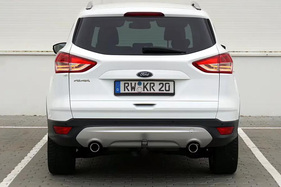 White Ford Kuga 2016 in Riga, with an engine capacity of 2.00 L and mileage of 158 thousand km for 7600 €, photo 10 on AUTOMOTO.COM.LV