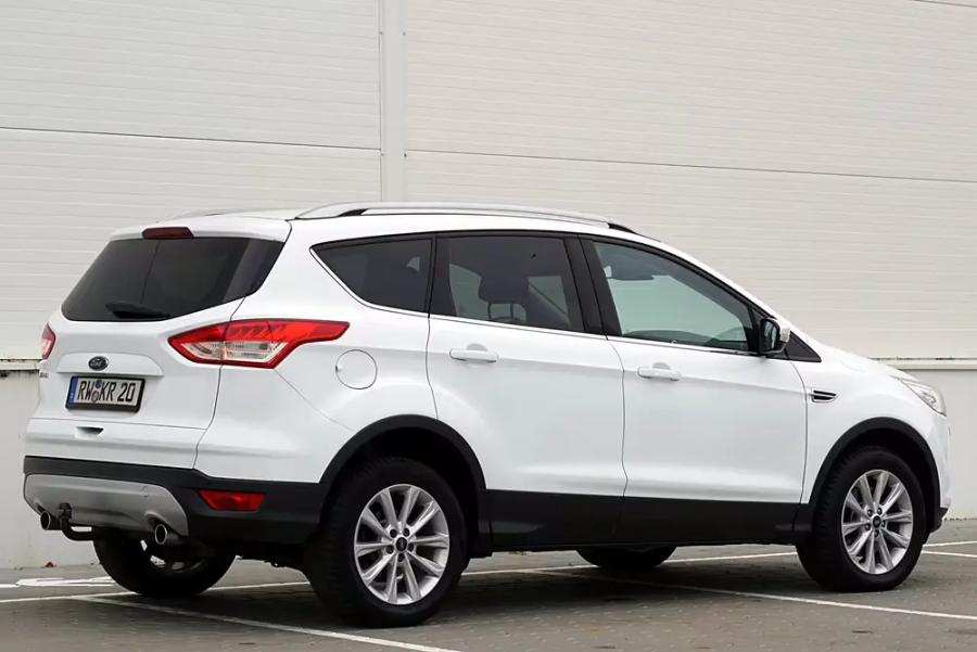 White Ford Kuga 2016 in Riga, with an engine capacity of 2.00 L and mileage of 158 thousand km for 7600 €, photo 12 on AUTOMOTO.COM.LV