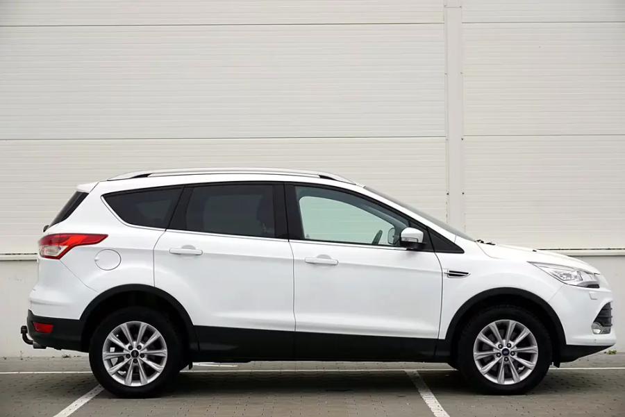 White Ford Kuga 2016 in Riga, with an engine capacity of 2.00 L and mileage of 158 thousand km for 7600 €, photo 13 on AUTOMOTO.COM.LV
